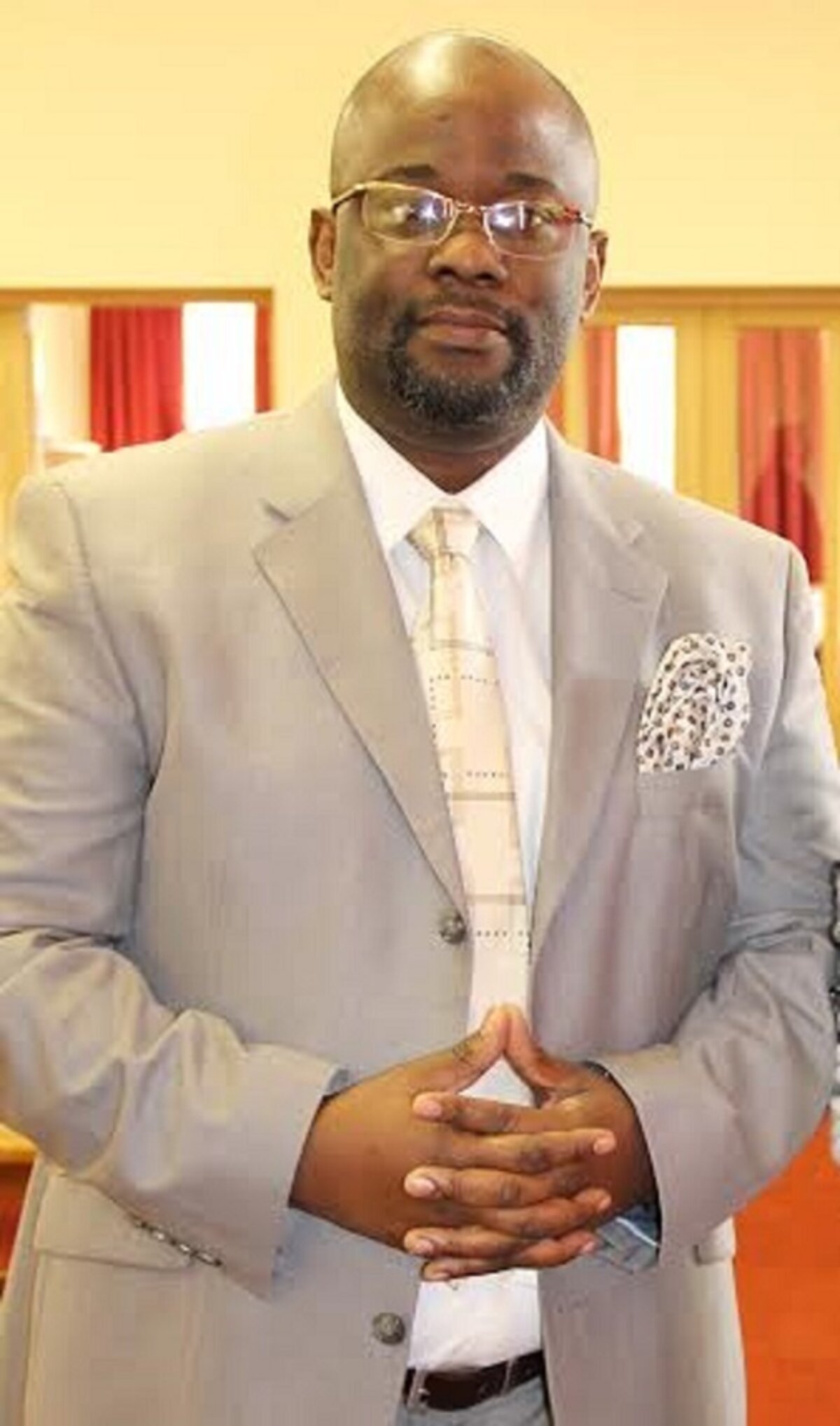 15 ans de Réveil FM International: Pastor Richard Kabamba à Londres ...