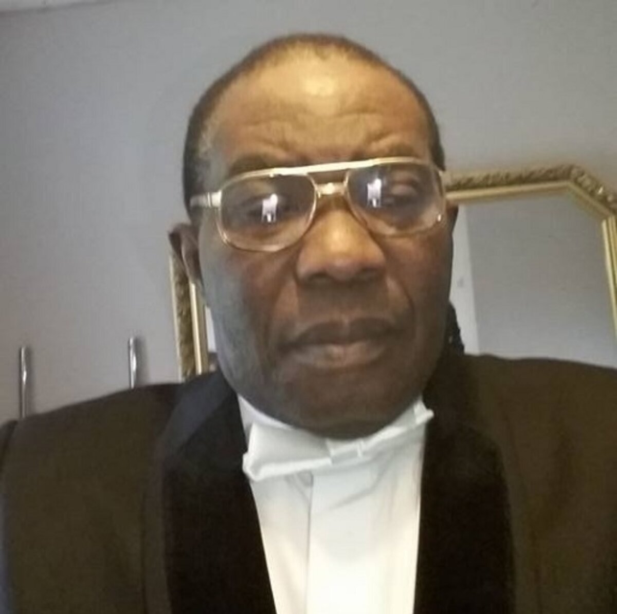 10 Questions à Robert Mbelo, diplomate honoraire ! | Le Club