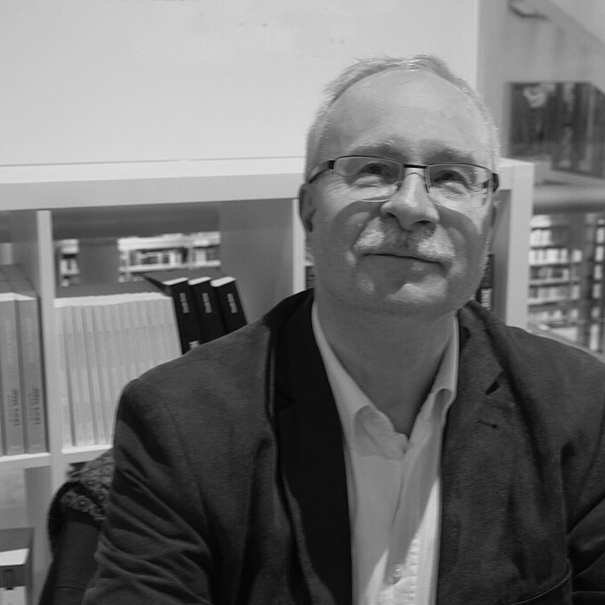 Entretien avec Jean Azarel, auteur de la biographie "Waiting for Tina ...