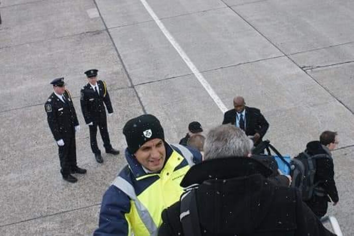 Paris-Ottawa: le dégivrage de l'avion de la République française ! | Le ...