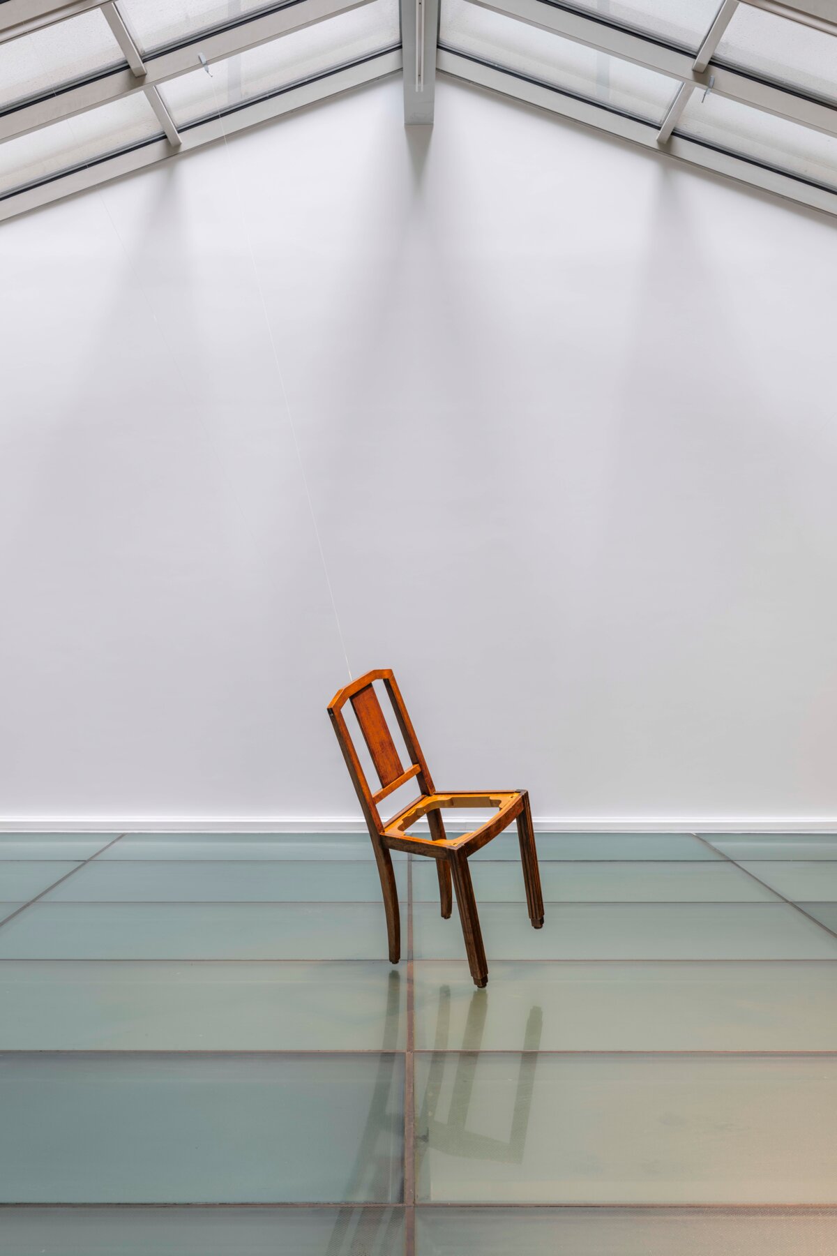 Esther Ferrer, la chaise vide et le temps qui passe | Le Club