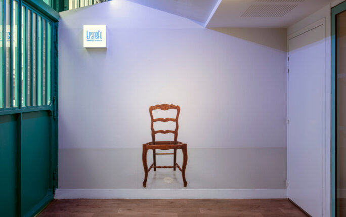 Esther Ferrer, la chaise vide et le temps qui passe | Le Club